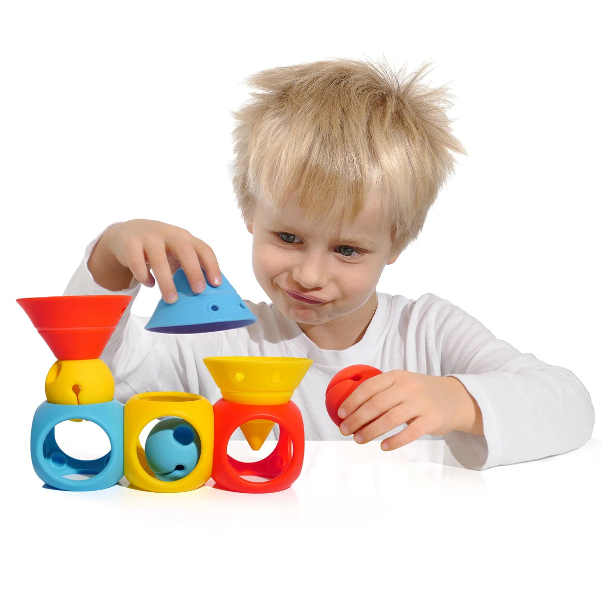 Building Genius™ 9pc elastic building blocks by Moluk: Primary colours ...